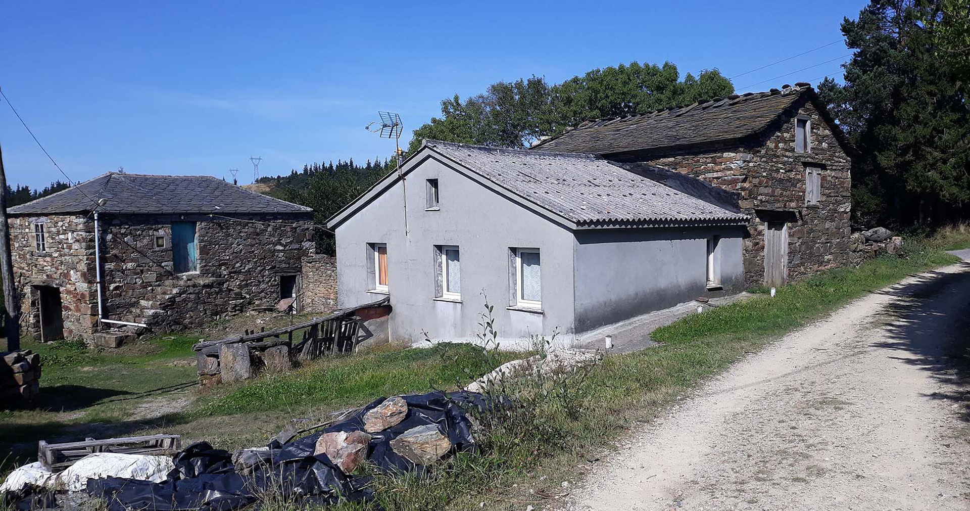 Fonfria – 3 places to stay | CaminoSleeps.com