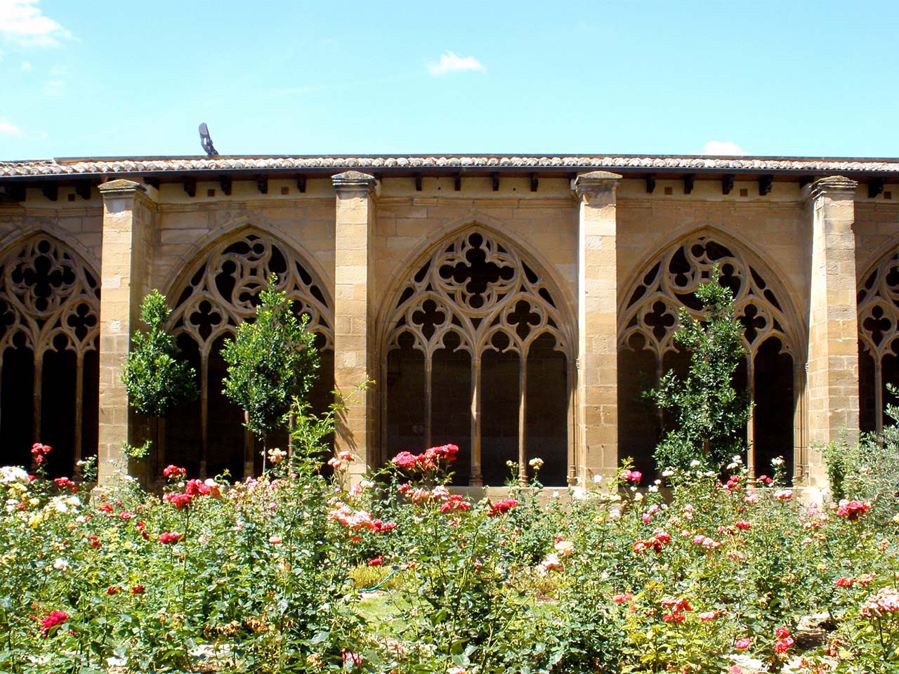 Los Arcos accommodation – albergues and hotels | CaminoSleeps.com